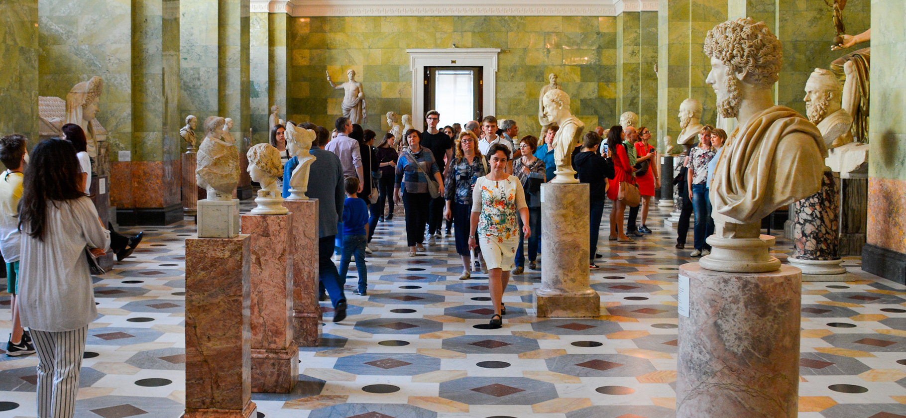 Эрмитаж сделал бесплатным вход по праздничным дням