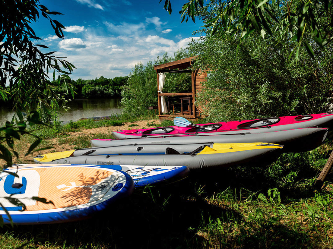 Глэмпинги в Подмосковье и недалеко от Московской области: обзор и цены 2025